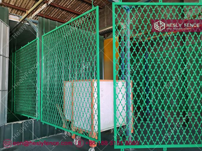 1.8mX6.0m CBT-60 Welded Razor Mesh Security Fencing 150X300mm Diamond ...